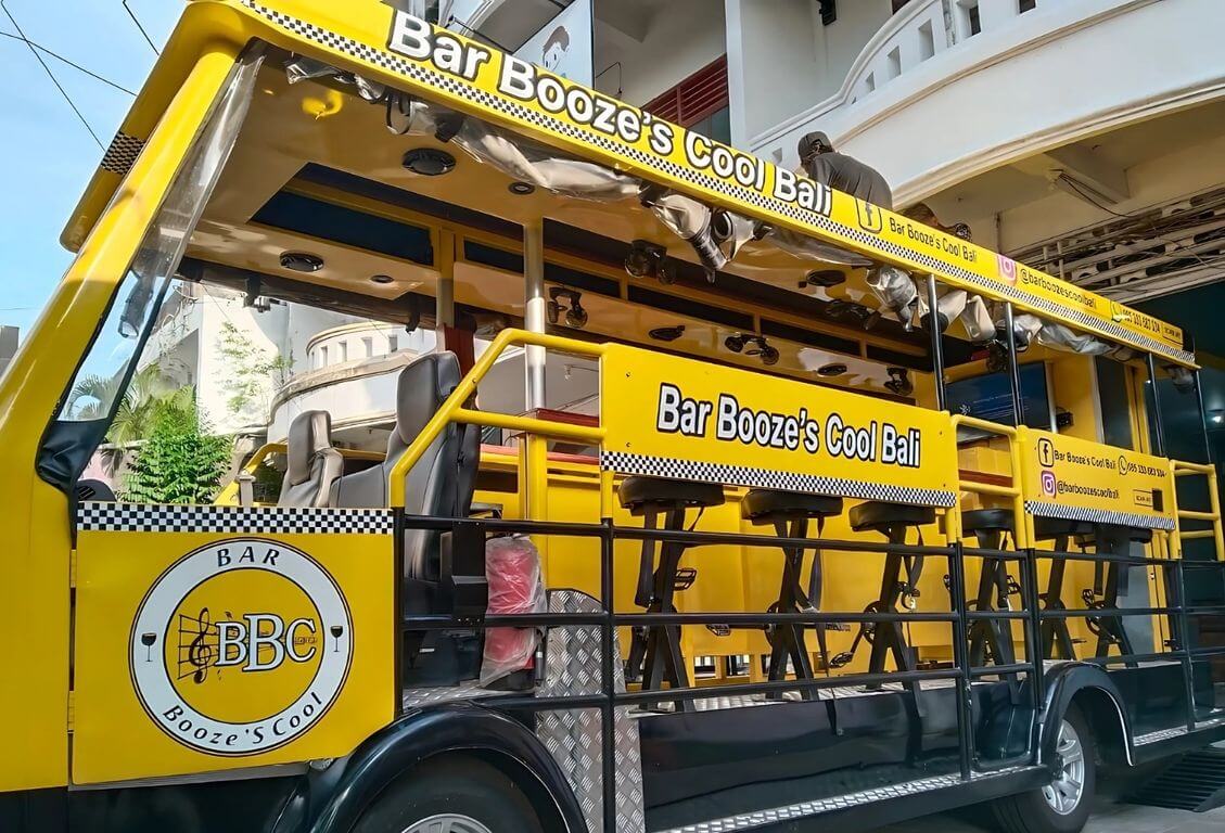 Bar Booze's Cool:The Coolest Beer Bus in Bali/Legian